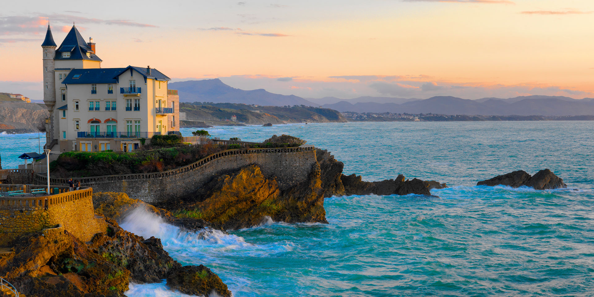 Cozy Up In Europe’s 8 Most Romantic Seaside Towns | RIZZARR